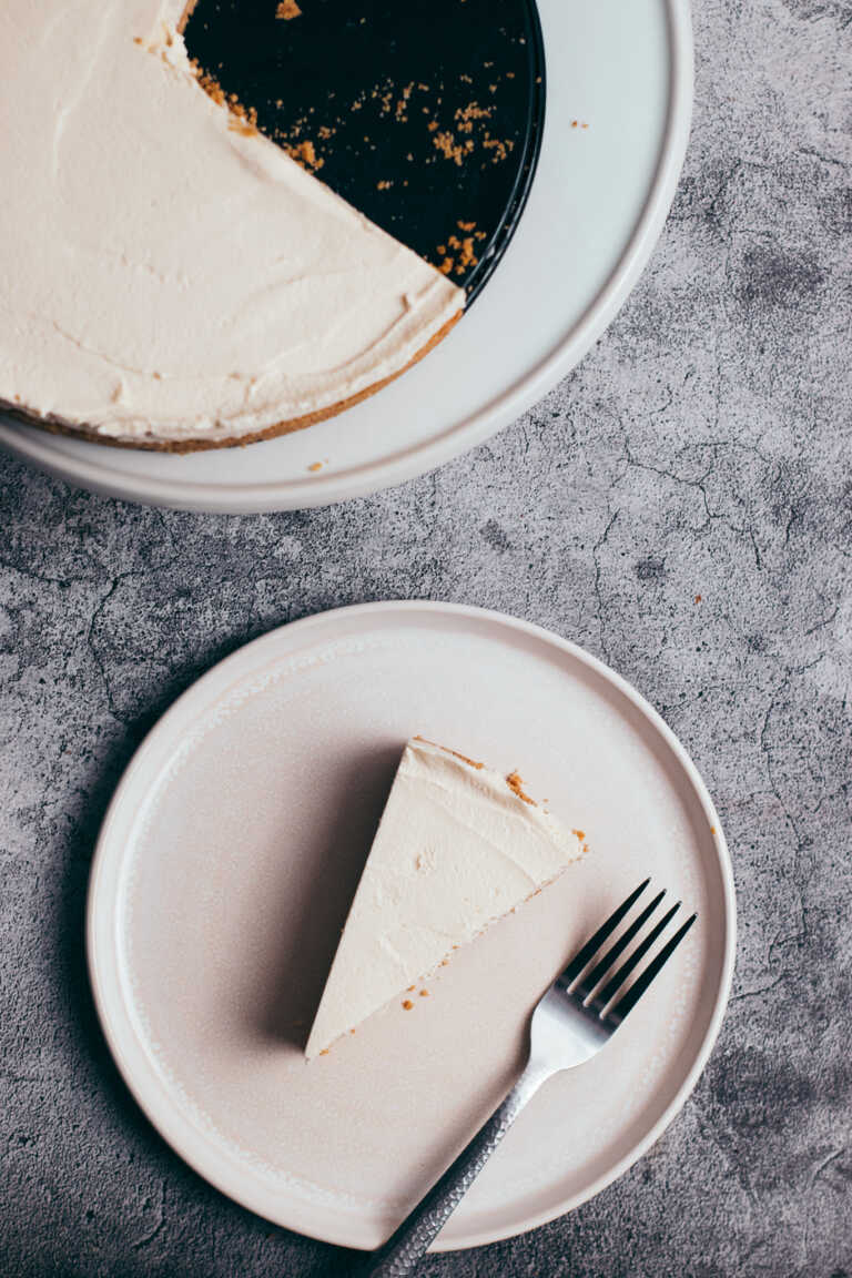 Simple 5 Ingredient No Bake Cheesecake - Scoffs & Feasts